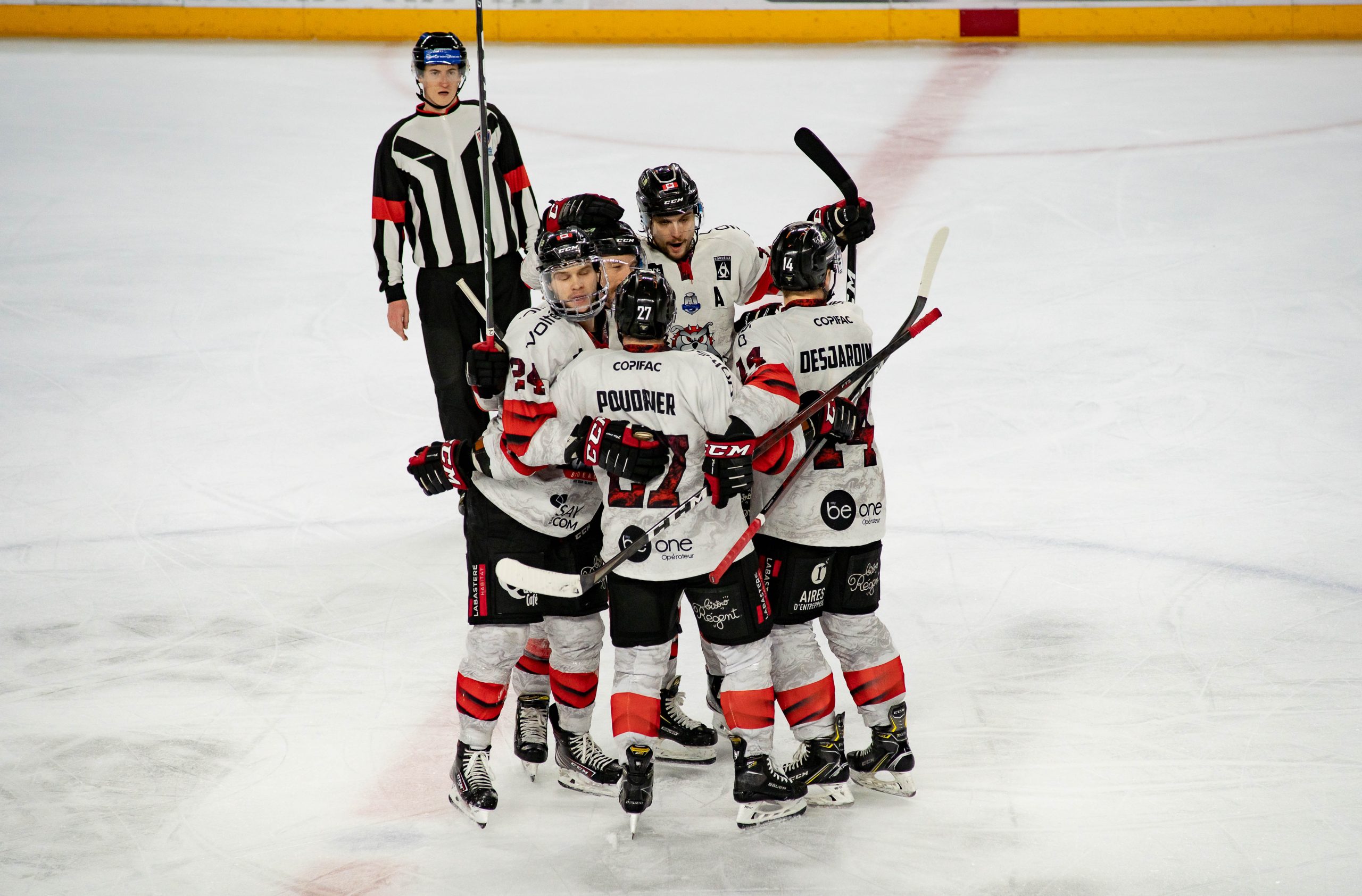 La passe de deux pour les Boxers! - Le Hockey sur glace, au-delà de la ...